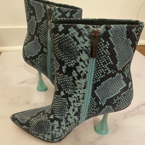 Gianni Bini | Shoes | Nwot Gianni Bini Fawlie Snake Print Leather Clear ...